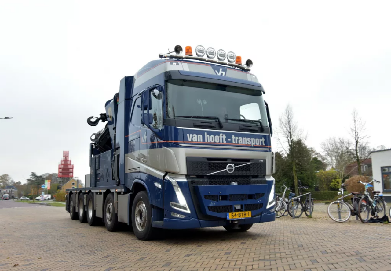 Volvo FH 10x4 firmy Van Hooft Transport z Hoevelaken - Transport 4.0